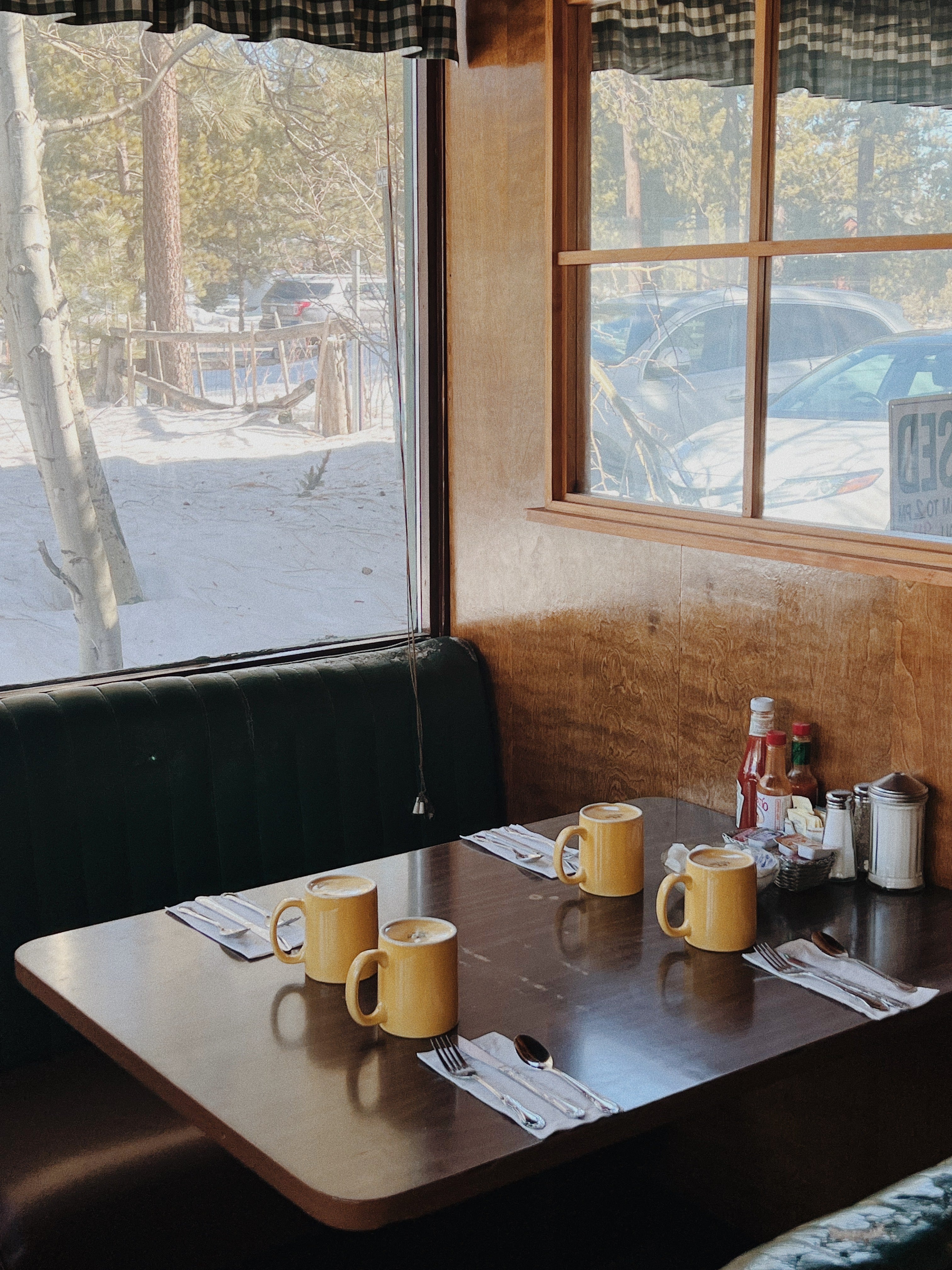 Bert's Café – (BY) ALEISHA